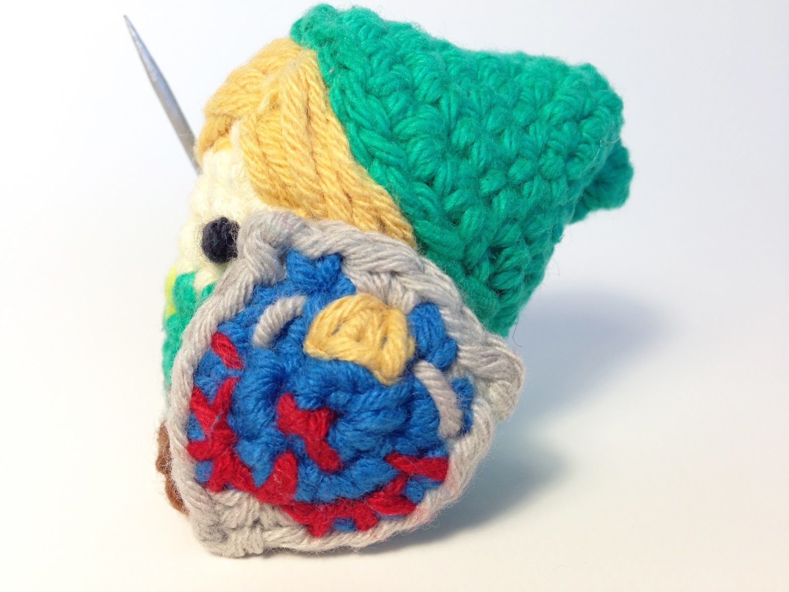 How to Crochet: a Shield - Louie's Loops