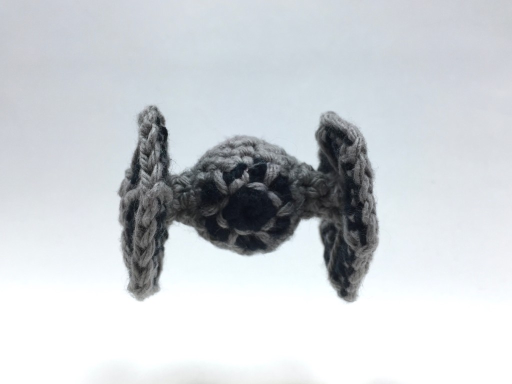 How to Crochet: a Tie Fighter - Louie's Loops